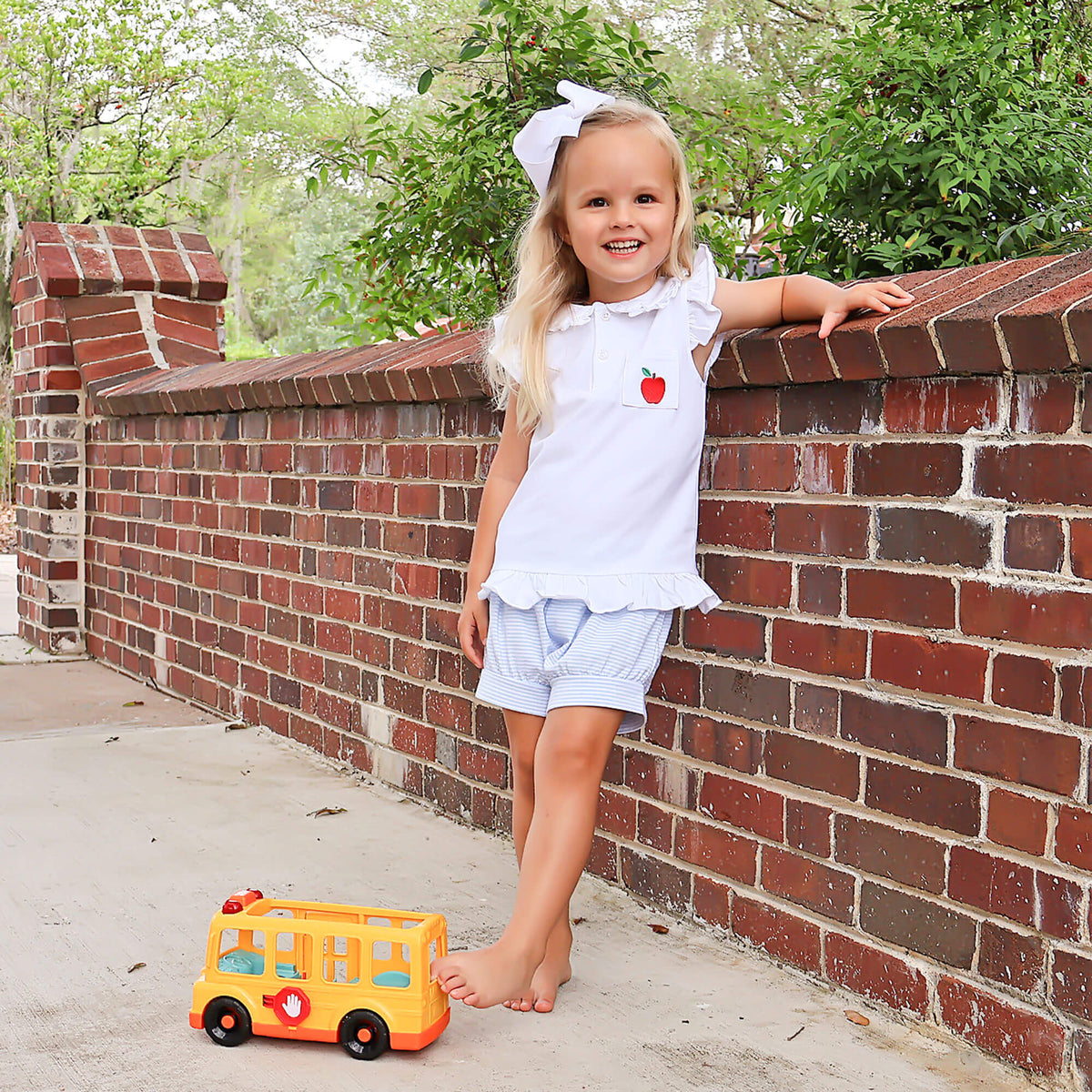 Apple Applique Light Blue Collared Ruffle Short Set – Classic Whimsy
